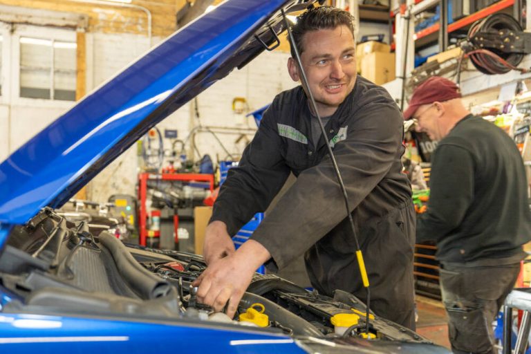 MOT Bromley | Bromley Vehicle Test Centre Since 1960